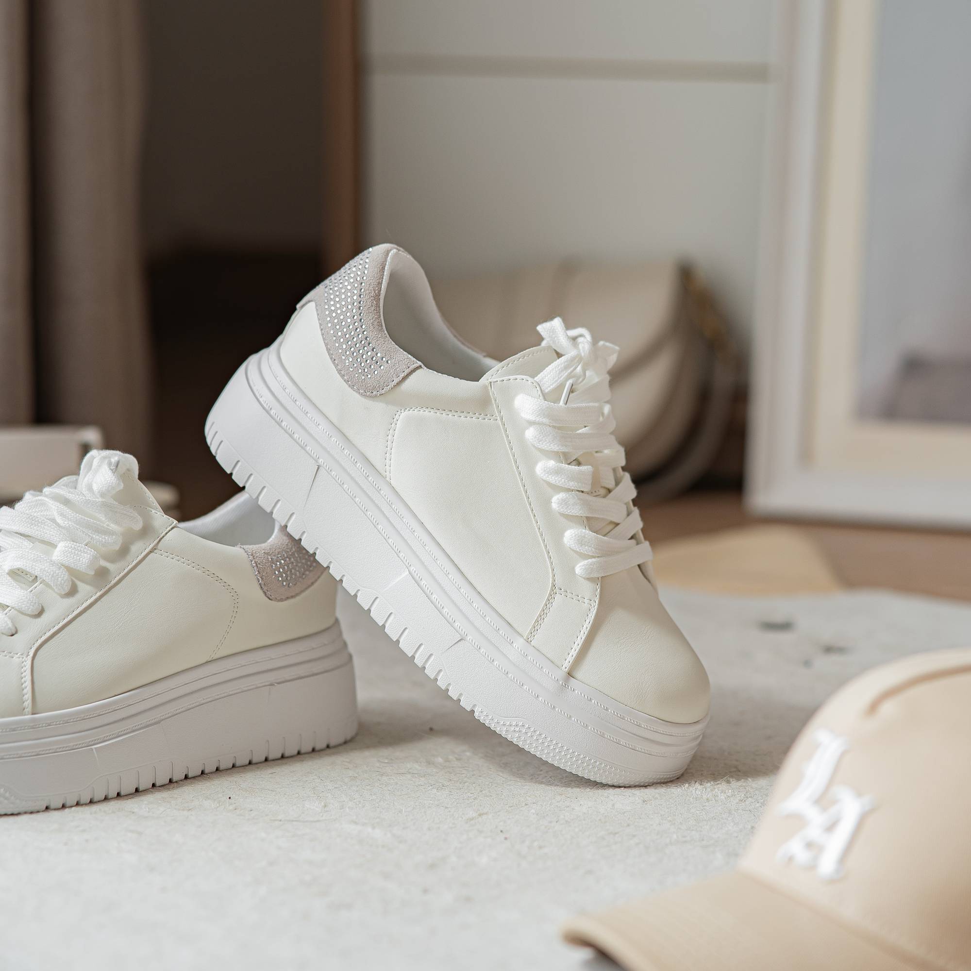 Heightened Bright Diamond Sneakers 亮钻加高款