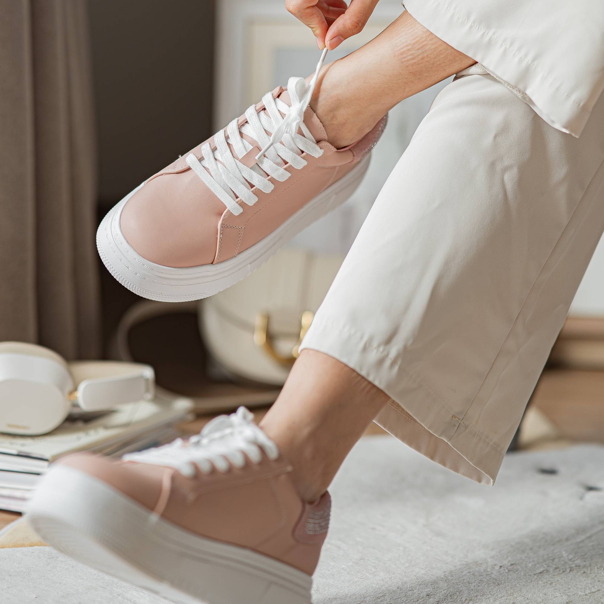 Heightened Bright Diamond Sneakers 亮钻加高款